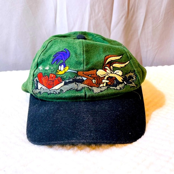 Warner Bros. | Accessories | Vintage 9s Looney Tunes Roadrunner Wile E ...